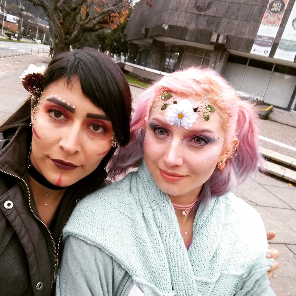 Dúo femenino Lolein lanzó su primer videoclip "Frankie"