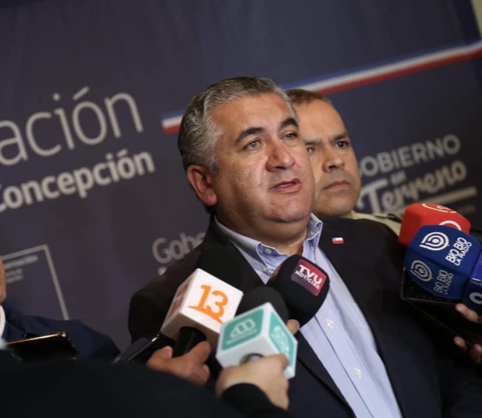 Ex gobernador Robert Contreras está grave y conectado a ventilador ...