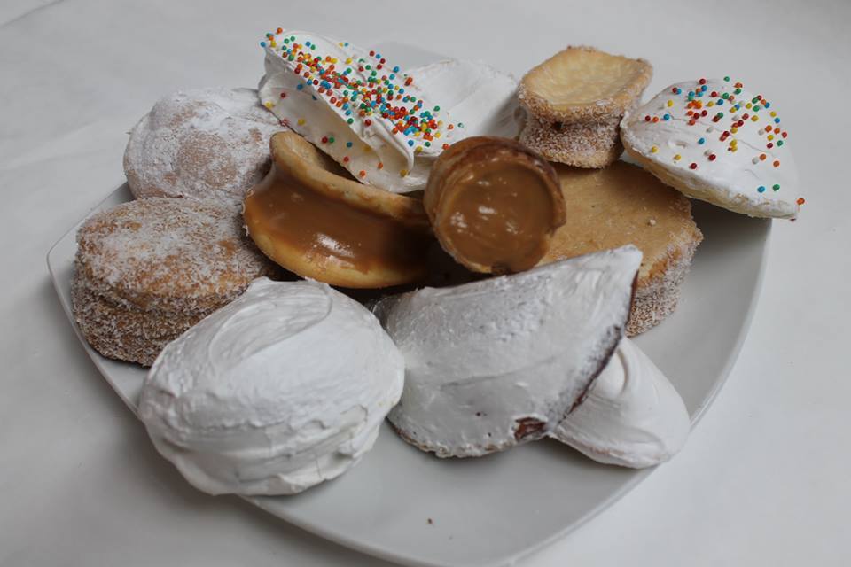 Pajaritos, Mote con huesillos, Chilenitos: ¿Cuál es tu dulce ...