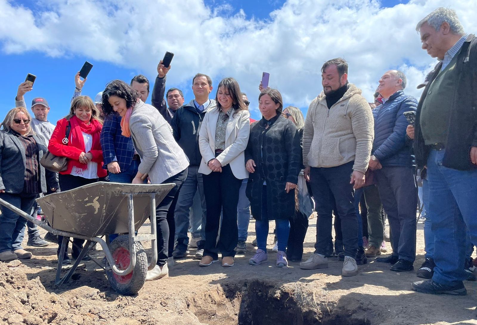 Minvu inicia construcción de proyecto habitacional en Coronel para 204 ...