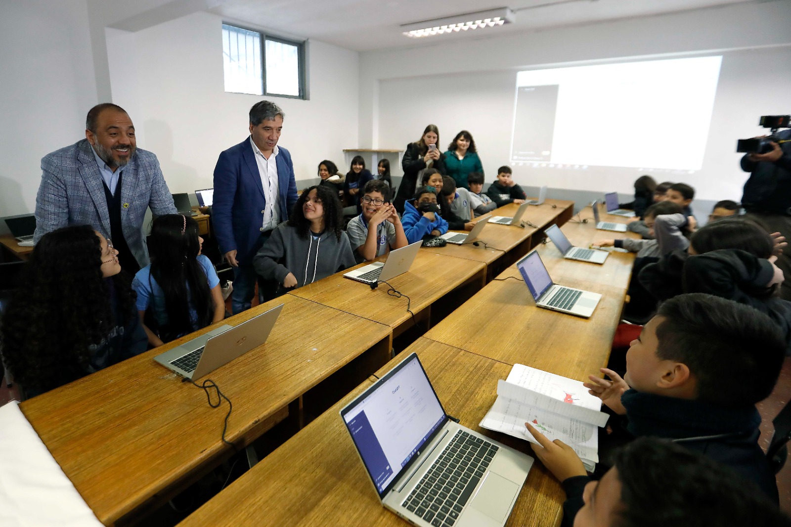 Inteligencia Artificial: Mineduc se anticipa y lanza manual para su uso ...