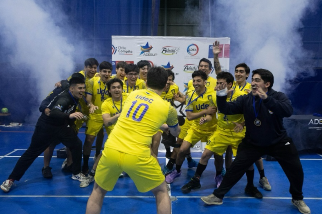 Balonmano masculino UdeC retuvo su título tras imponerse en la final de Adesup