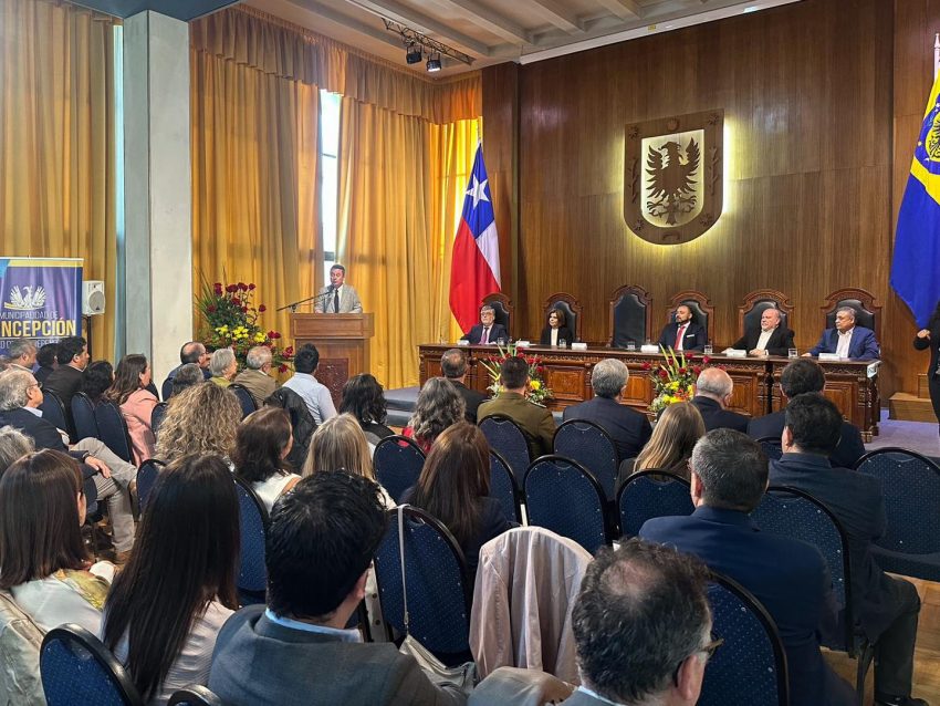 Municipio de Concepción entrega Premios Municipales y Vecino Destacado 2024
