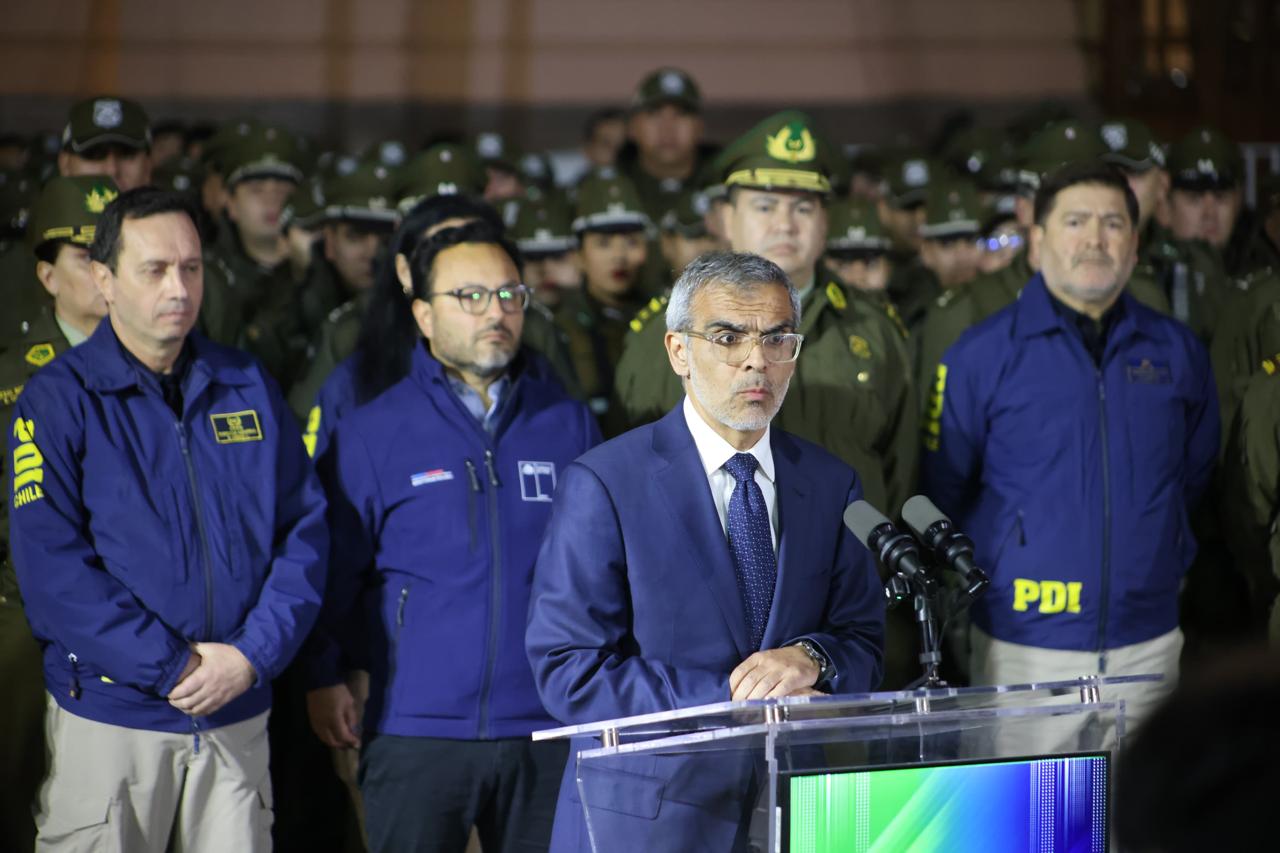 Ministro Cordero anuncia primer operativo conjunto entre Carabineros y PDI a nivel nacional