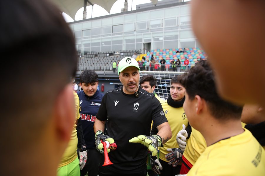 Concepción dará su último aplauso al capitán Claudio Bravo en el Ester Roa