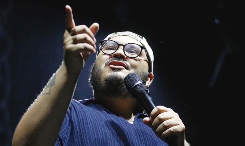 Risas y reflexión: Esteban Duch debuta en el Teatro UdeC con entradas ...