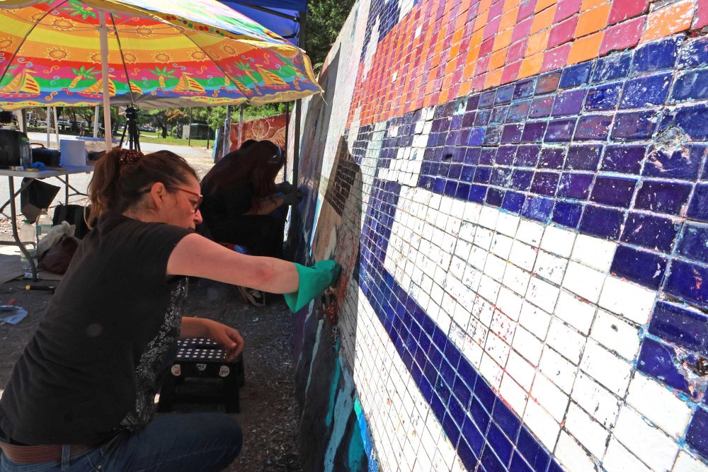 La historia del mural que busca ser rescatado en el Parque Ecuador y ...