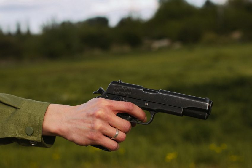 Todo lo que debes saber sobre el proyecto que restringe armas en casos ...